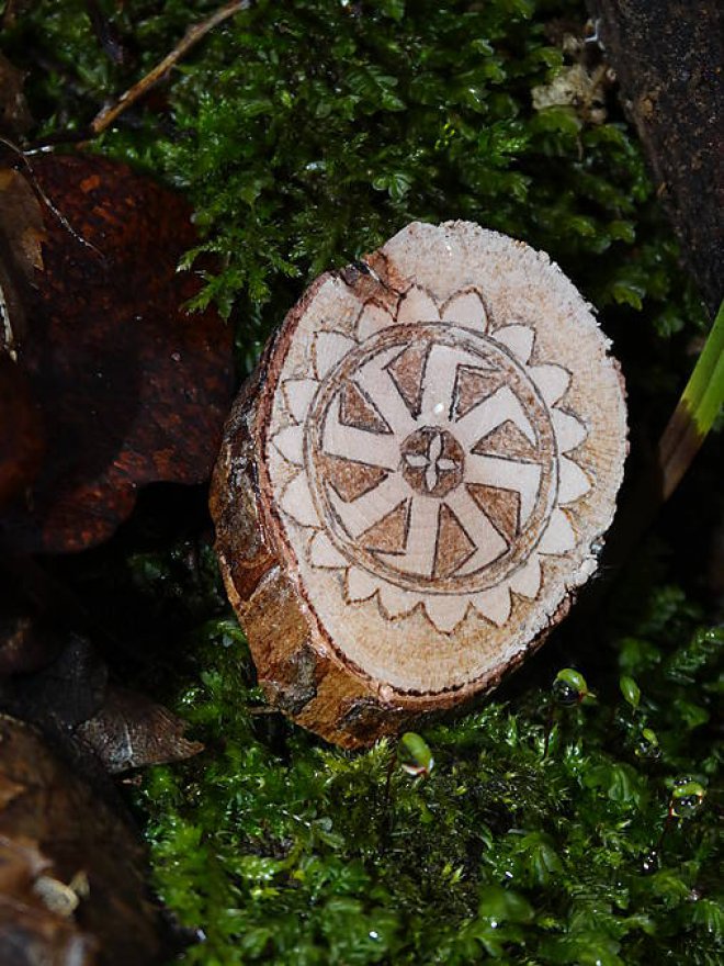 Kolovrat // Swastika - prastarý znak šťastia a hojnosti / Azraelangelo ...