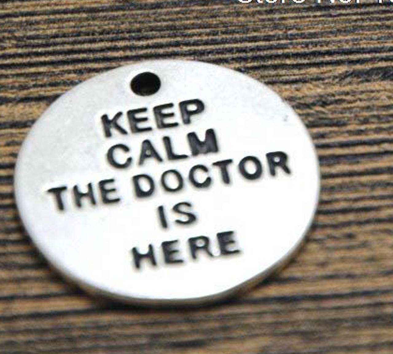 Prívesok KEEP CALM THE DOCTOR IS HERE / wera.wera - SAShE.sk