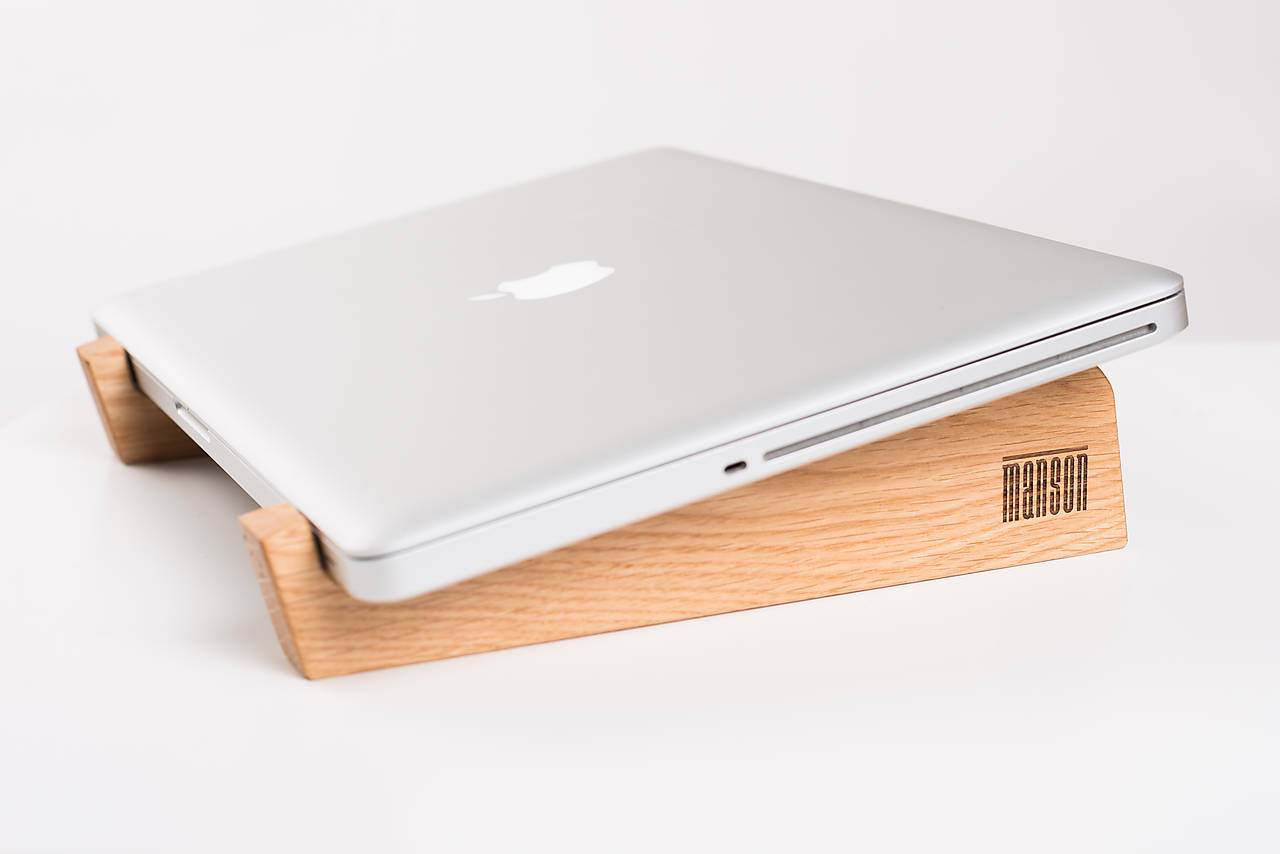 Dubový stojan na notebook / MANSON - SAShE.sk