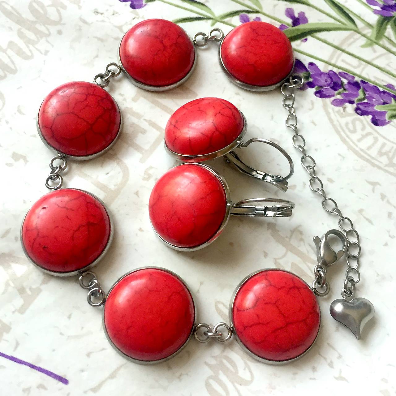 Red Howlite & Stainless Steel Bracelet / Náramok s červeným howlitom ...