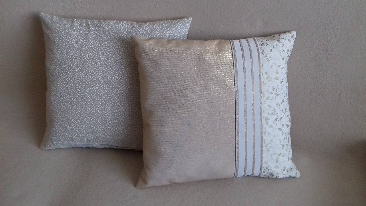 Zľava 30%-Zlatý vankúš / svan - SAShE.sk - Handmade Úžitkový textil