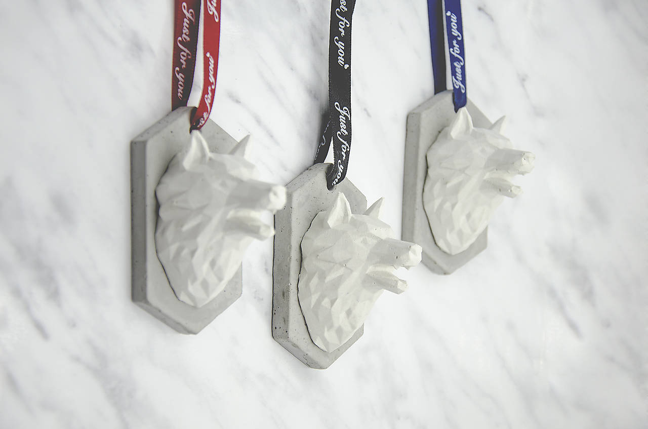 Betónová busta Wolf (Čierna) / raw_design - SAShE.sk