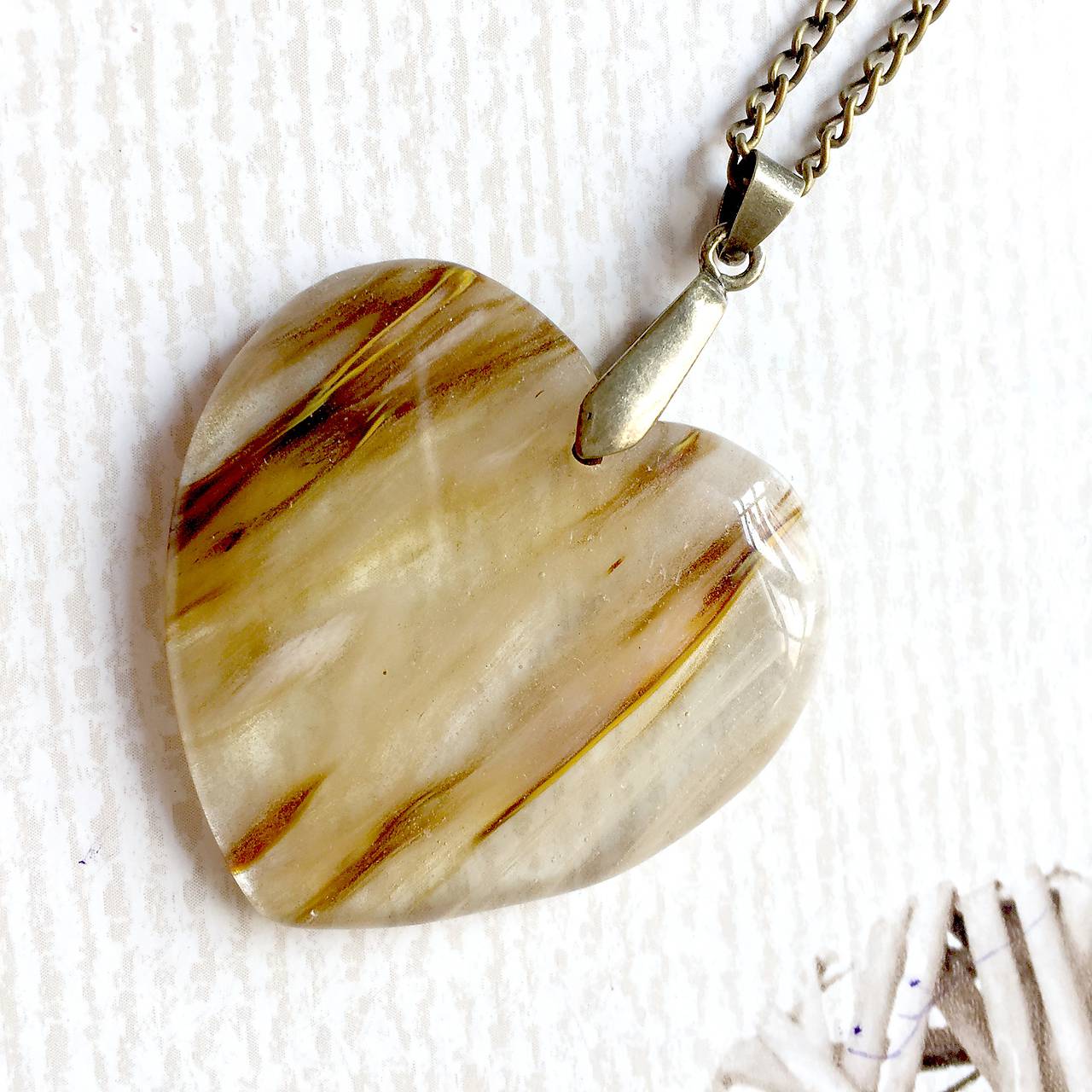 Cherry Quartz Heart Bronze Pendant / Prívesok srdce s cherry krištáľom ...