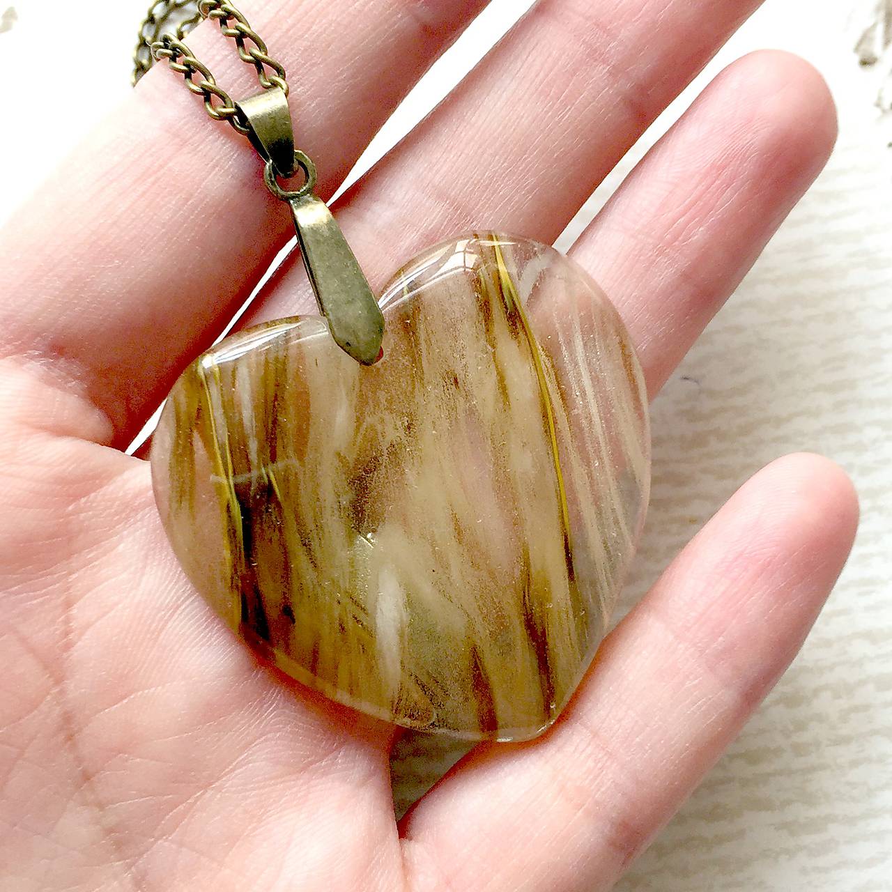 Cherry Quartz Heart Bronze Pendant / Prívesok srdce s cherry krištáľom ...