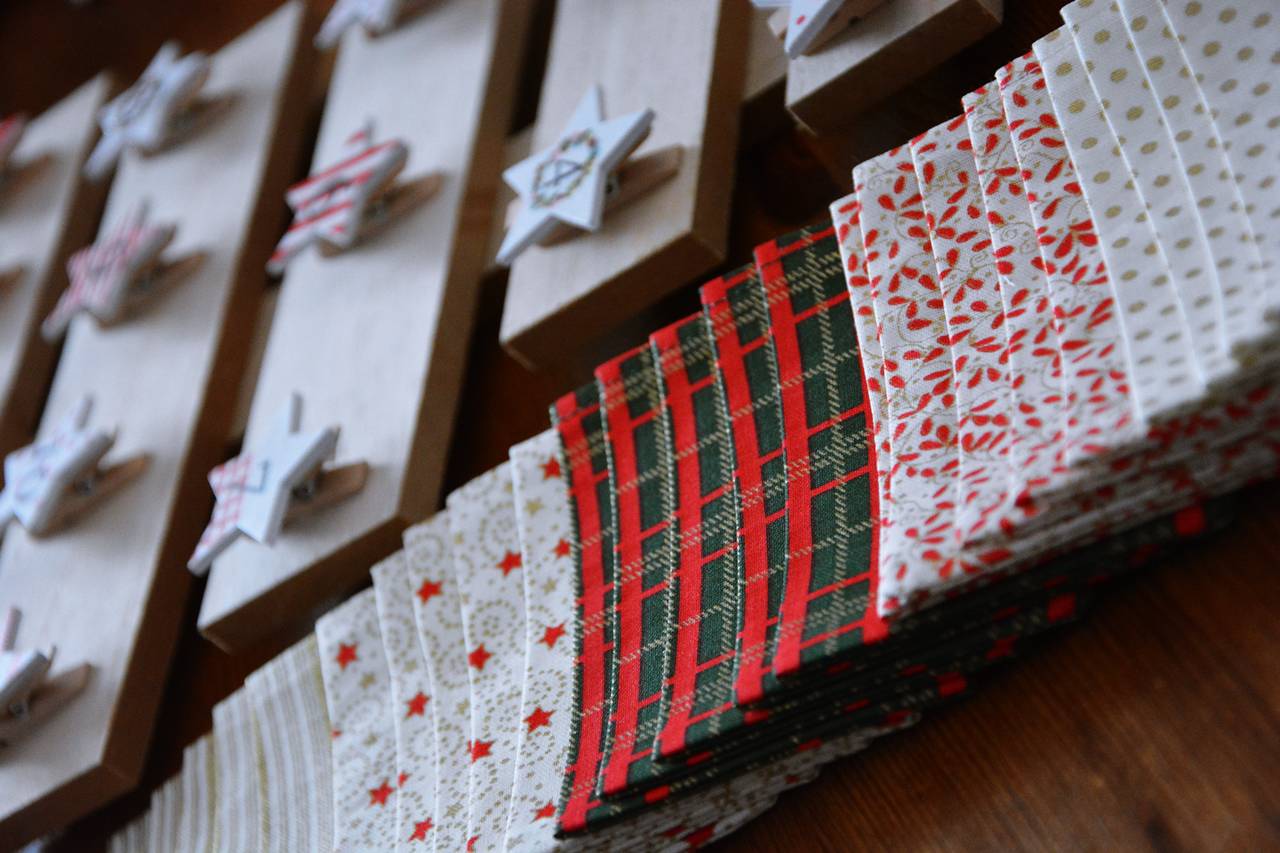 Adventný kalendár / adventné vrecúška – STROMČEK / VikiDekor - SAShE.sk