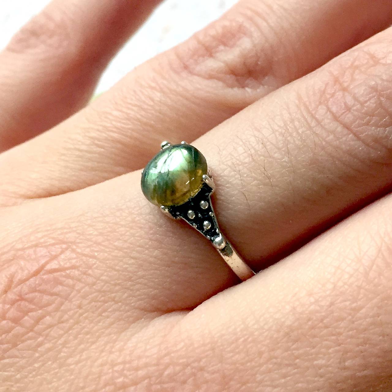 Delicate Oval Labradorite Ring / Jemný vintage prsteň s labradoritom ...