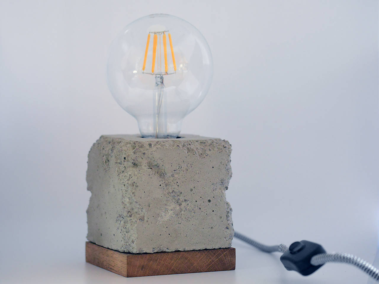 Betónová lampa Cubic (erodovaný betón) / MelagaDesign - SAShE.sk