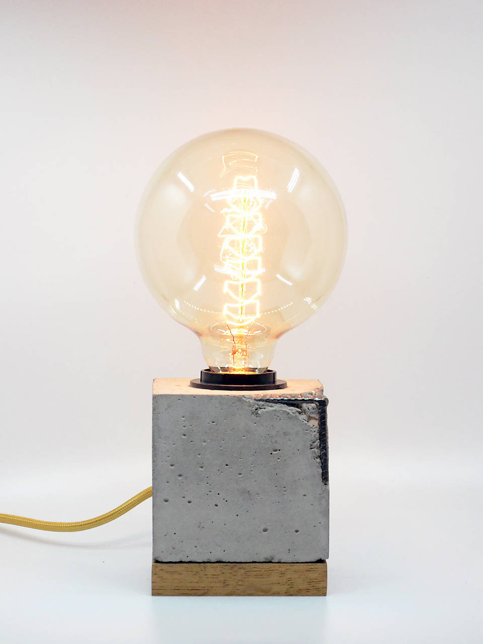 Betónová lampa Cubic (železobetón) / MelagaDesign - SAShE.sk