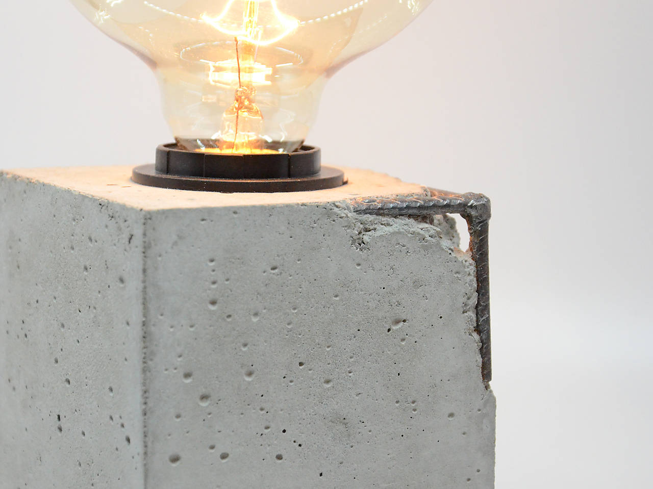 Betónová lampa Cubic (železobetón) / MelagaDesign - SAShE.sk