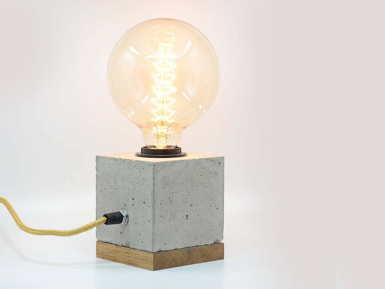 Betónová lampa Cubic (železobetón) / MelagaDesign - SAShE.sk