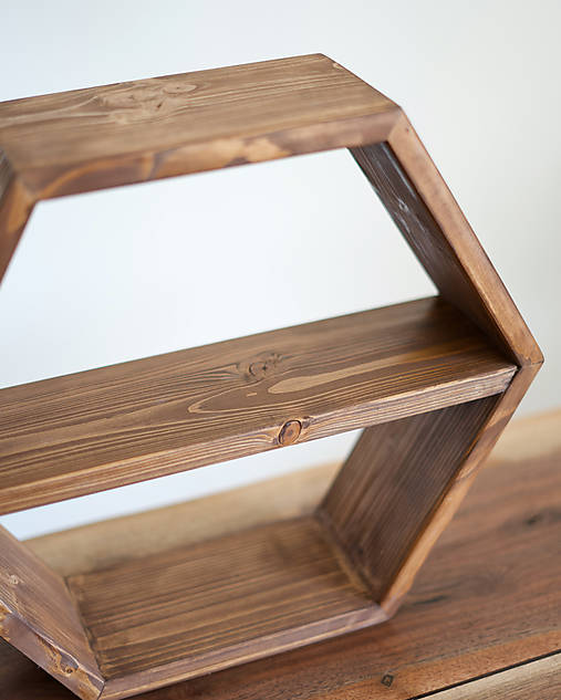 Polička Hexagon (Hnedá) / HexagonWood - SAShE.sk