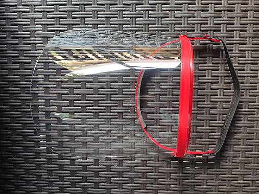 Vyklápací ochranný tvárový štít (gravírovanie) / OchrannePomocky - SAShE.sk