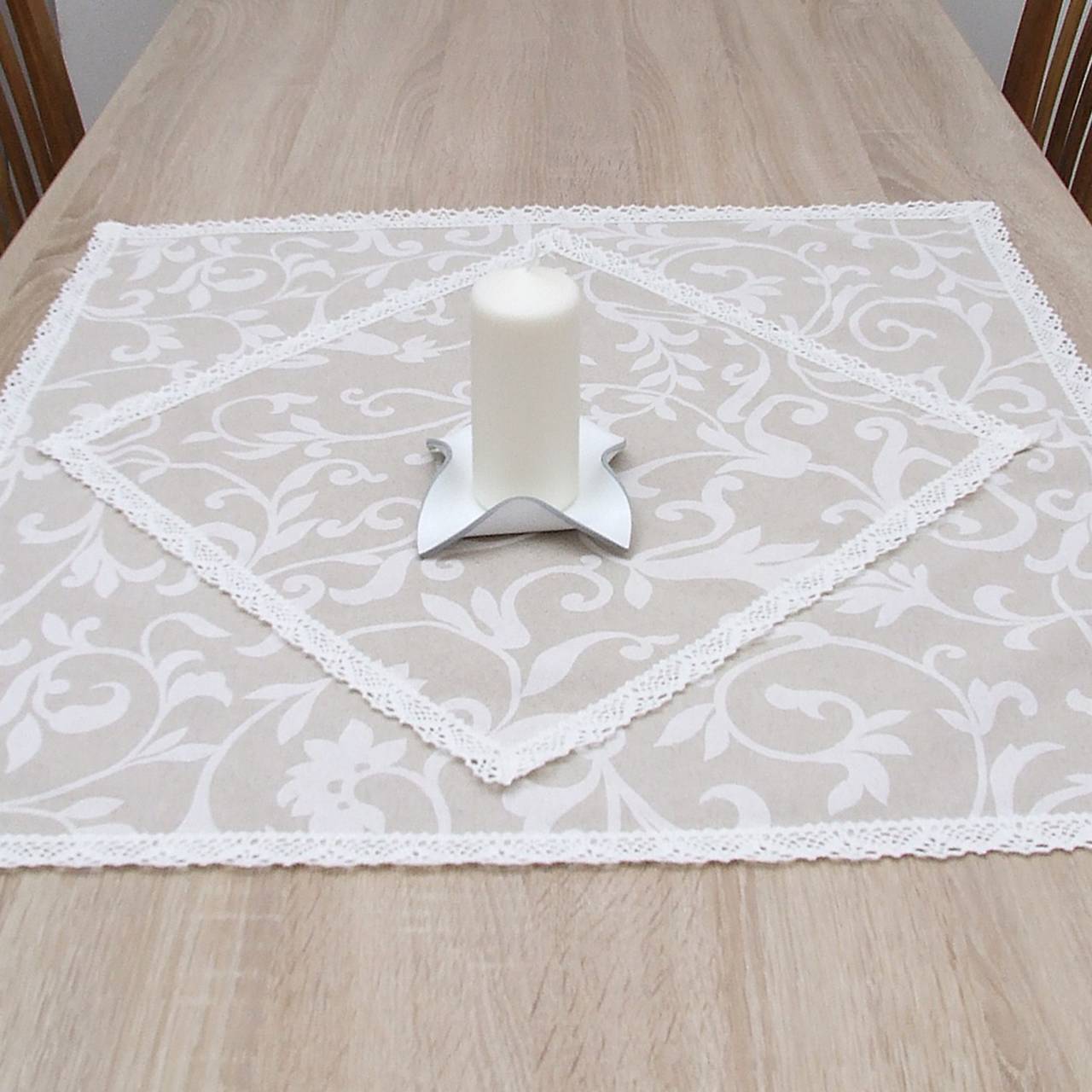 LADA - biele ornamenty na režnej - obrus štvorec / atelierSISA - SAShE.sk