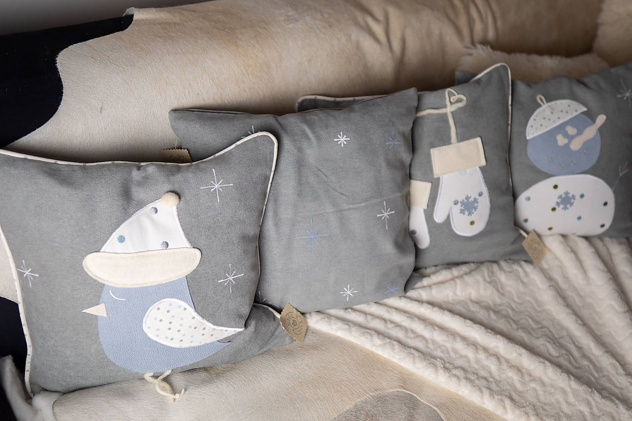 Dekoračný poťah na vankúš - rukavice modré 1 / Dekor-Extravaganza ...