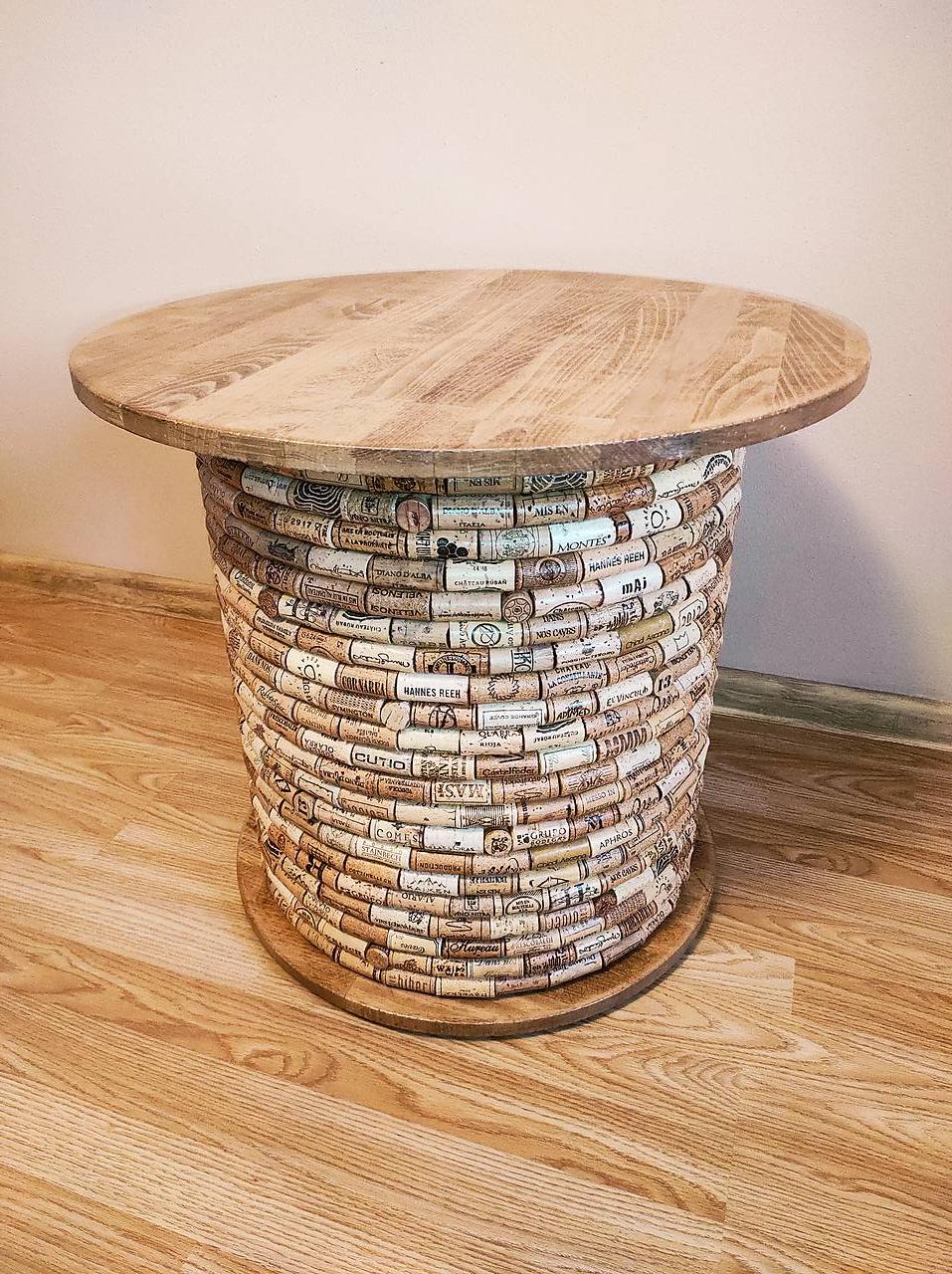 Korkový stolík Buk (Wine cork table beech) / GM - SAShE.sk