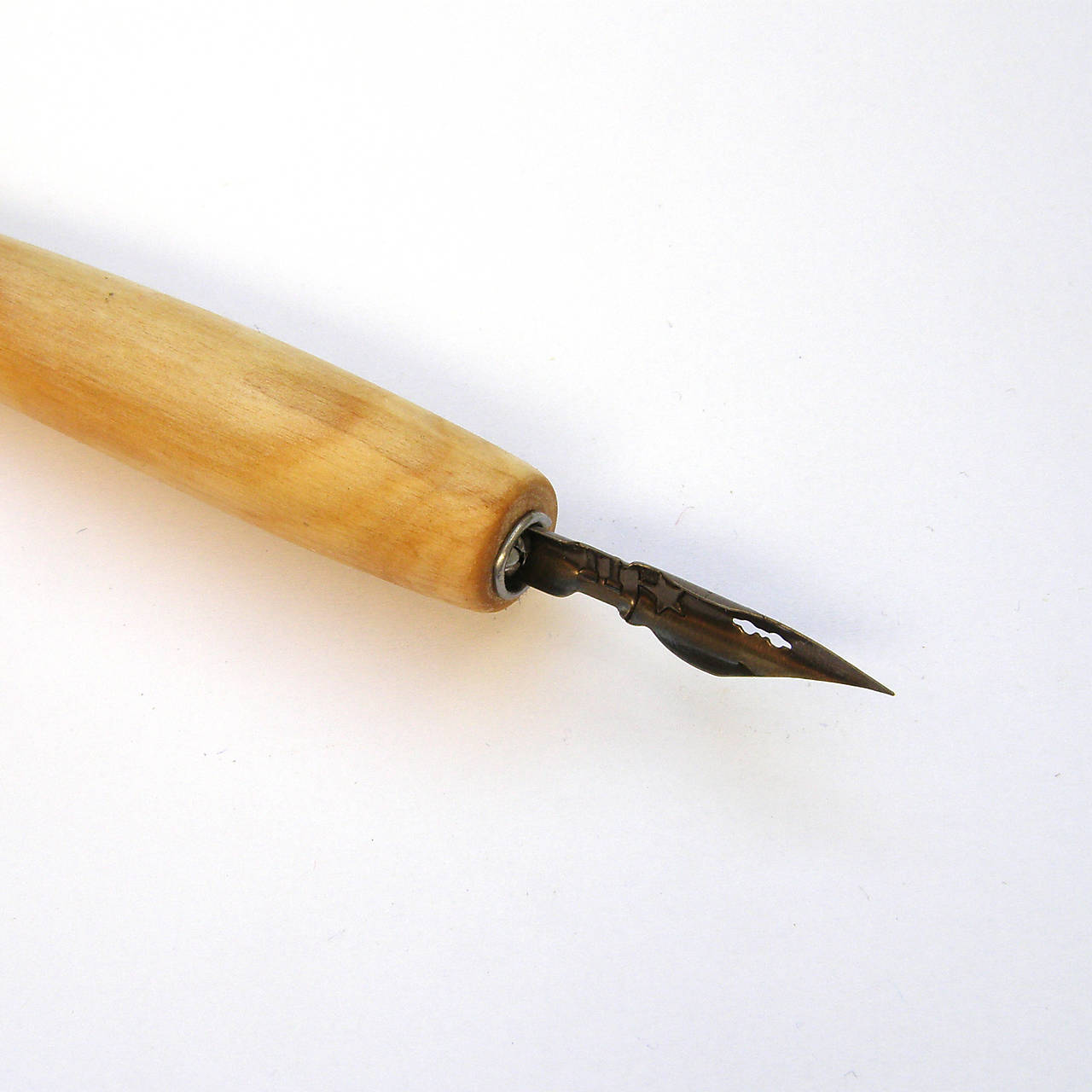 Drevené kaligrafické pierko - bukové / wlkr - SAShE.sk