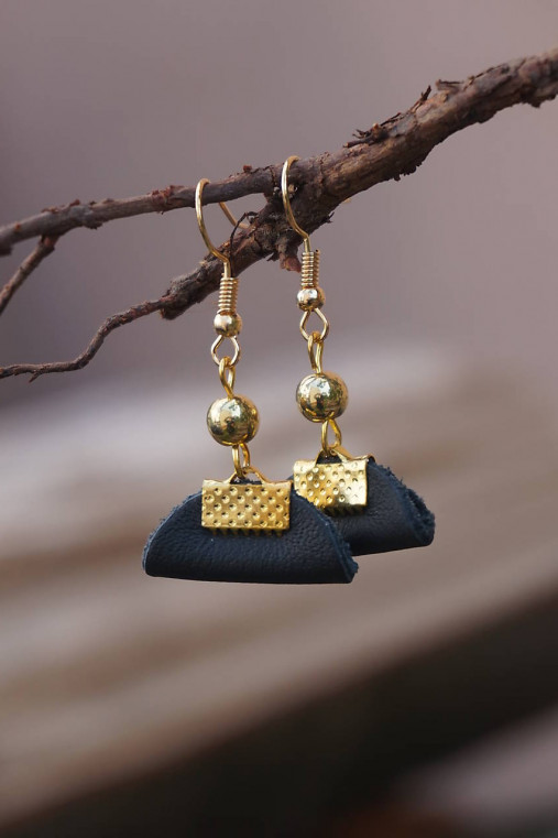 Čierne kožené náušnice (polkruhy) / SYNAE - SAShE.sk