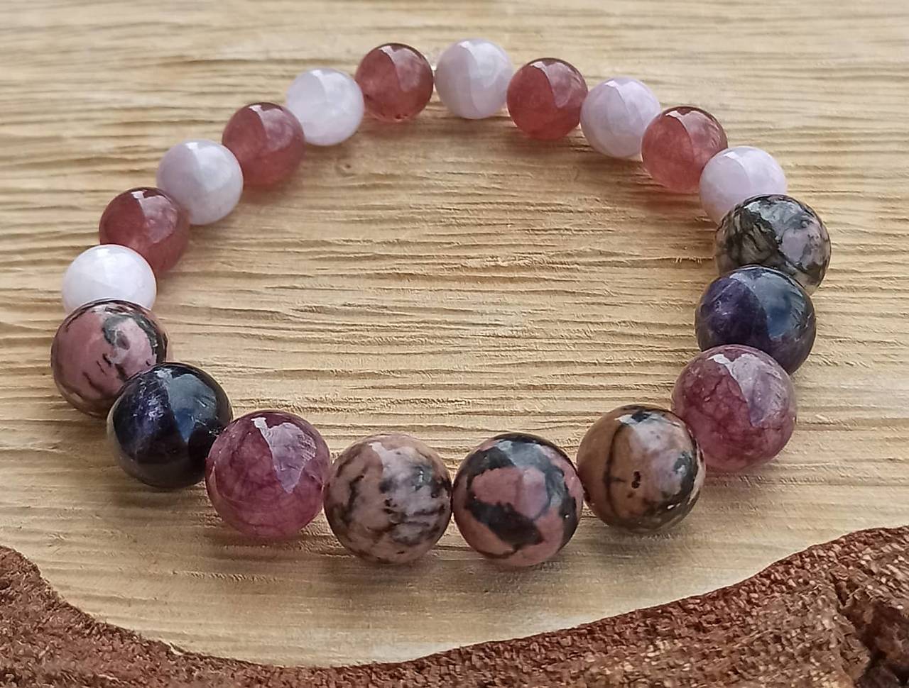 Náramok vynikajúci hojič rán, ktorý lieči aj poštípanie hmyzom. Dokáže ...