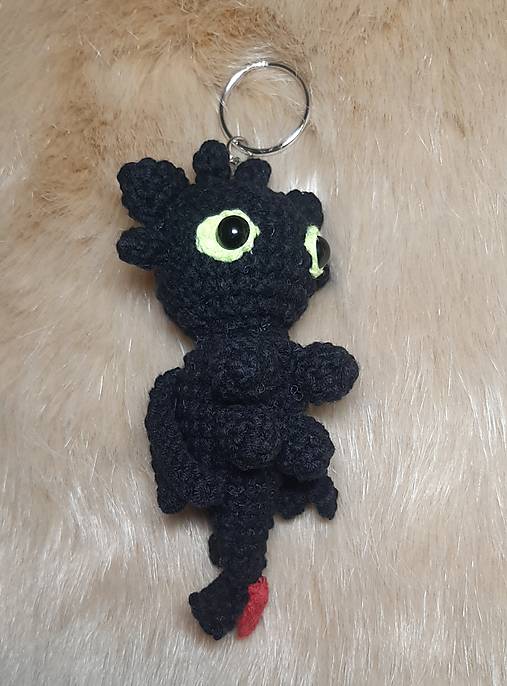 Háčkovaná bezzubka - kľúčenka / hackovane_potesenie - SAShE.sk