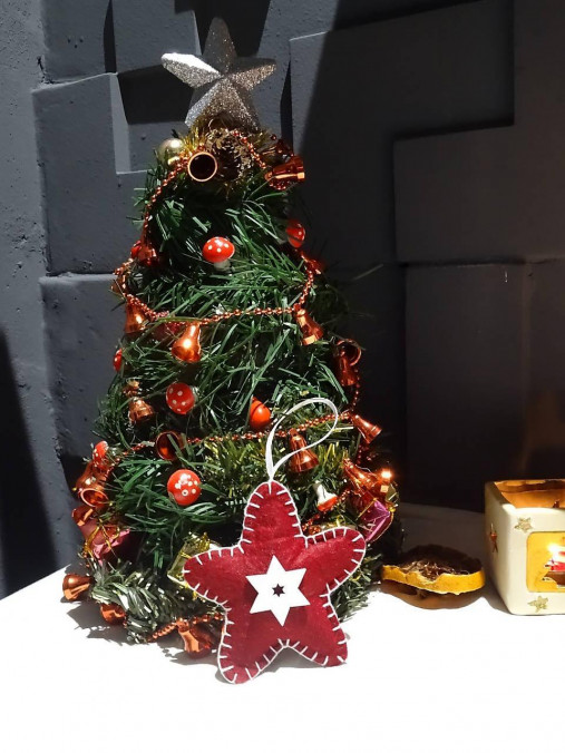 Filcová hviezdička / one.handmade - SAShE.sk