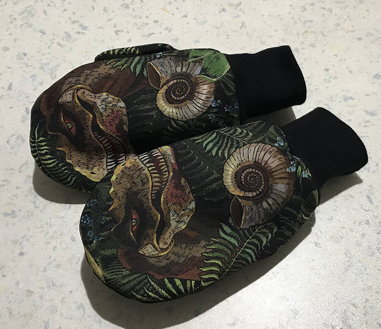 Softshellové rukavice-T-Rex / Romaana - SAShE.sk