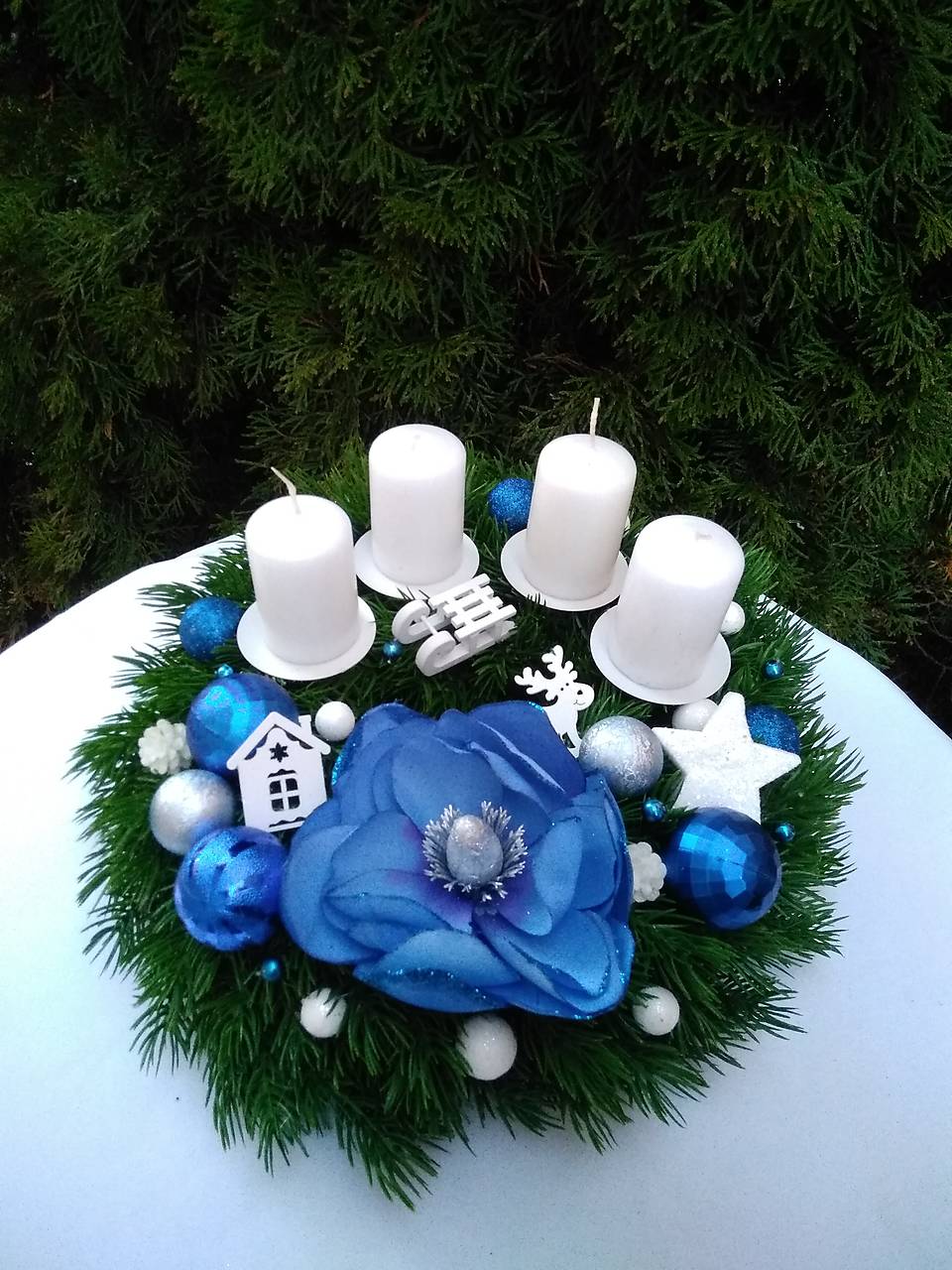 Adventný veniec modrý so sviečkami 30 cm / Anoli - SAShE.sk