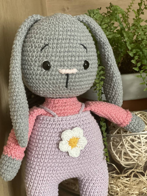 Hačkovaná zajka s kvietkom / LuckyHackoHracky - SAShE.sk