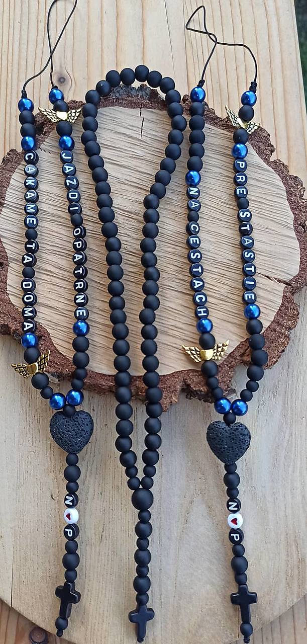 Prívesok alebo amulet do auta na želanie s textom menom alebo dátumom ...