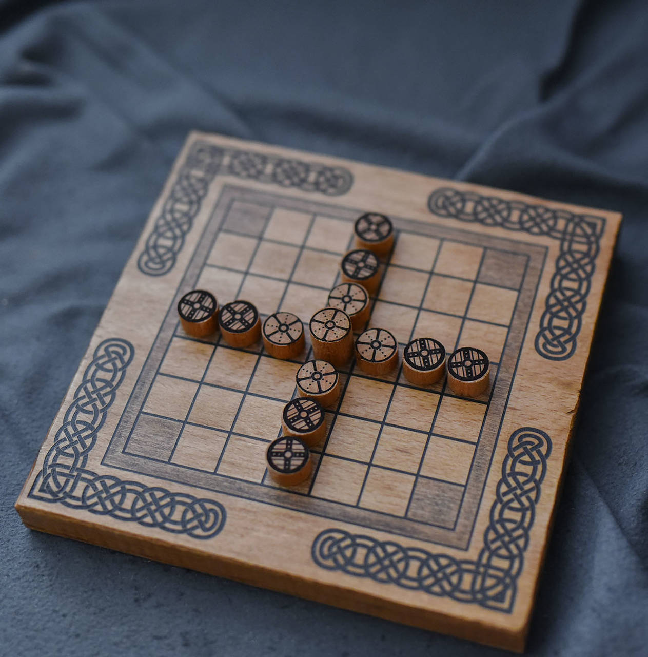 Brandubh írsky Hnefatafl / JohnyLuna - SAShE.sk