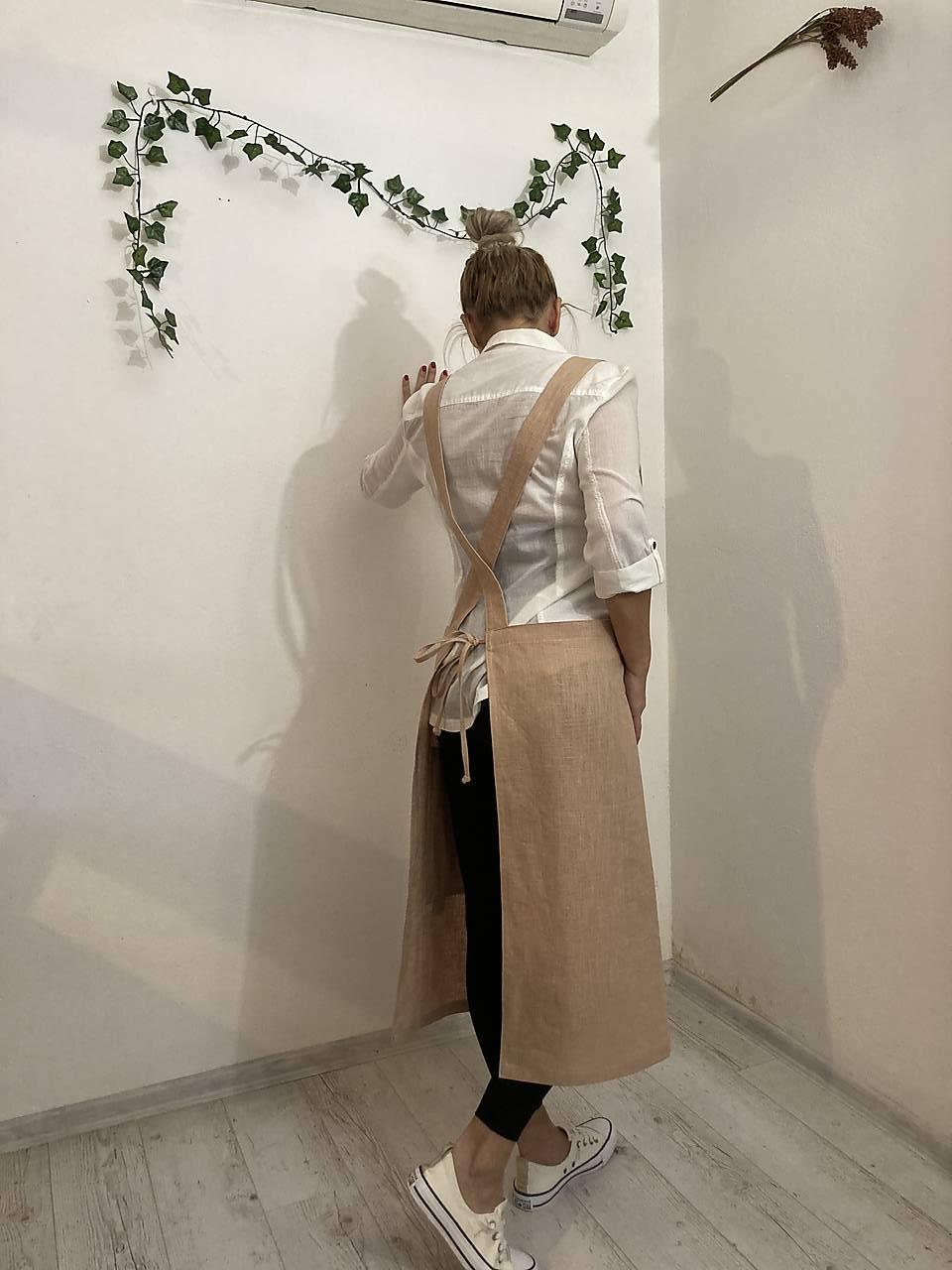 Ľanová zástera POWDER s prestrihom vpredu / mmLinen - SAShE.sk