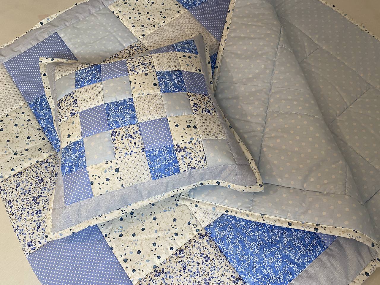 Patchwork modra so smotanovou ( rôzne varianty veľkostí ) / Mackawork - SAShE.sk