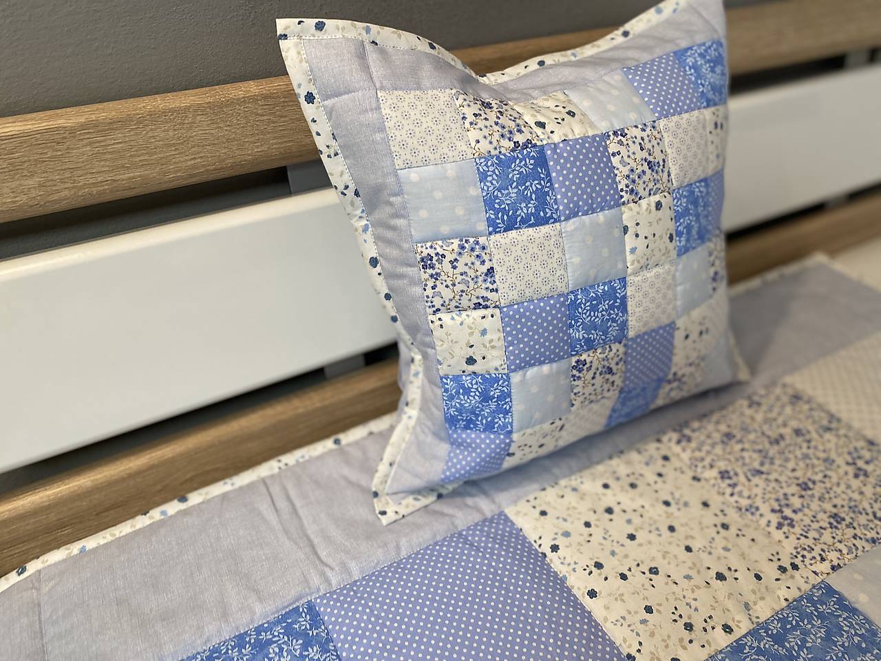 Patchwork modra so smotanovou ( rôzne varianty veľkostí ) / Mackawork - SAShE.sk