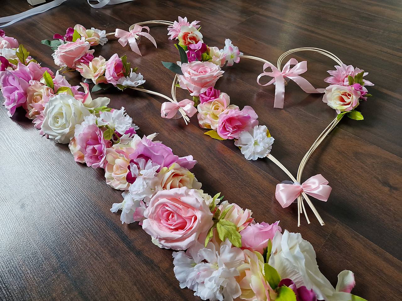 Kvetinovy pás na svadobne auto / Cheftin - SAShE.sk