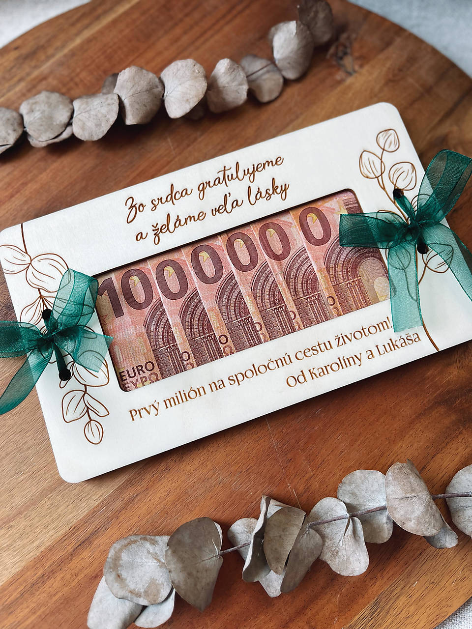 Drevená obálka na peniaze - Prvý milión novomanželom / NoiArt - SAShE.sk
