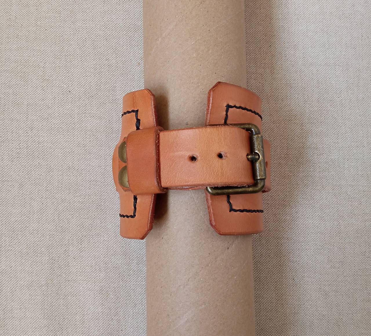 Kožený nátepník - stopa vlka / Mokos-Ali - SAShE.sk