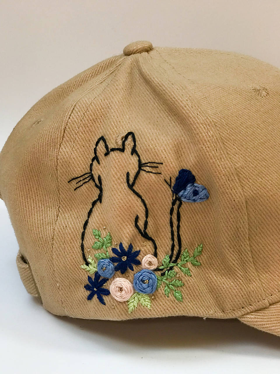 Vyšívaná šiltovka mačička v lúke / mondek - SAShE.sk