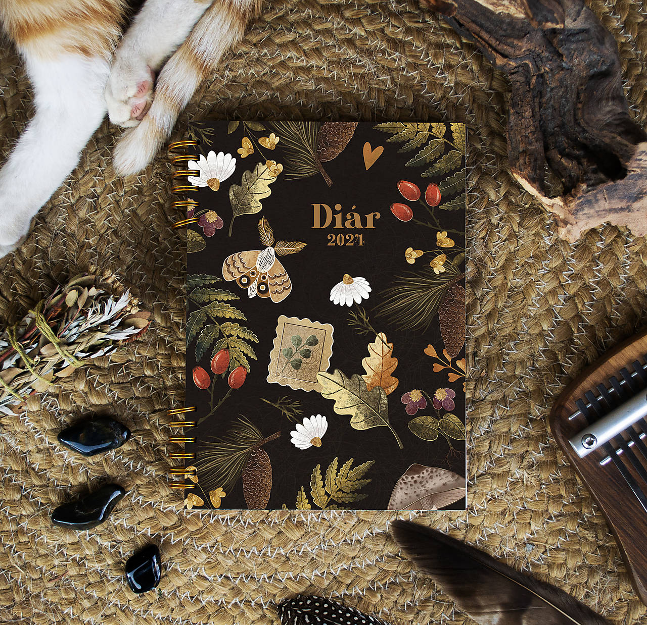 PREDPREDAJ - Diár 2024 - Ilustrovaný česko-slovenský s nálepkami / Fensalir - SAShE.sk