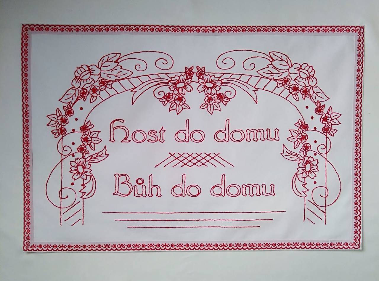 Kuchynská plátená nástenka ručne vyšívaná host do domu, Bůh do domu (červená) / Helakra - SAShE.sk