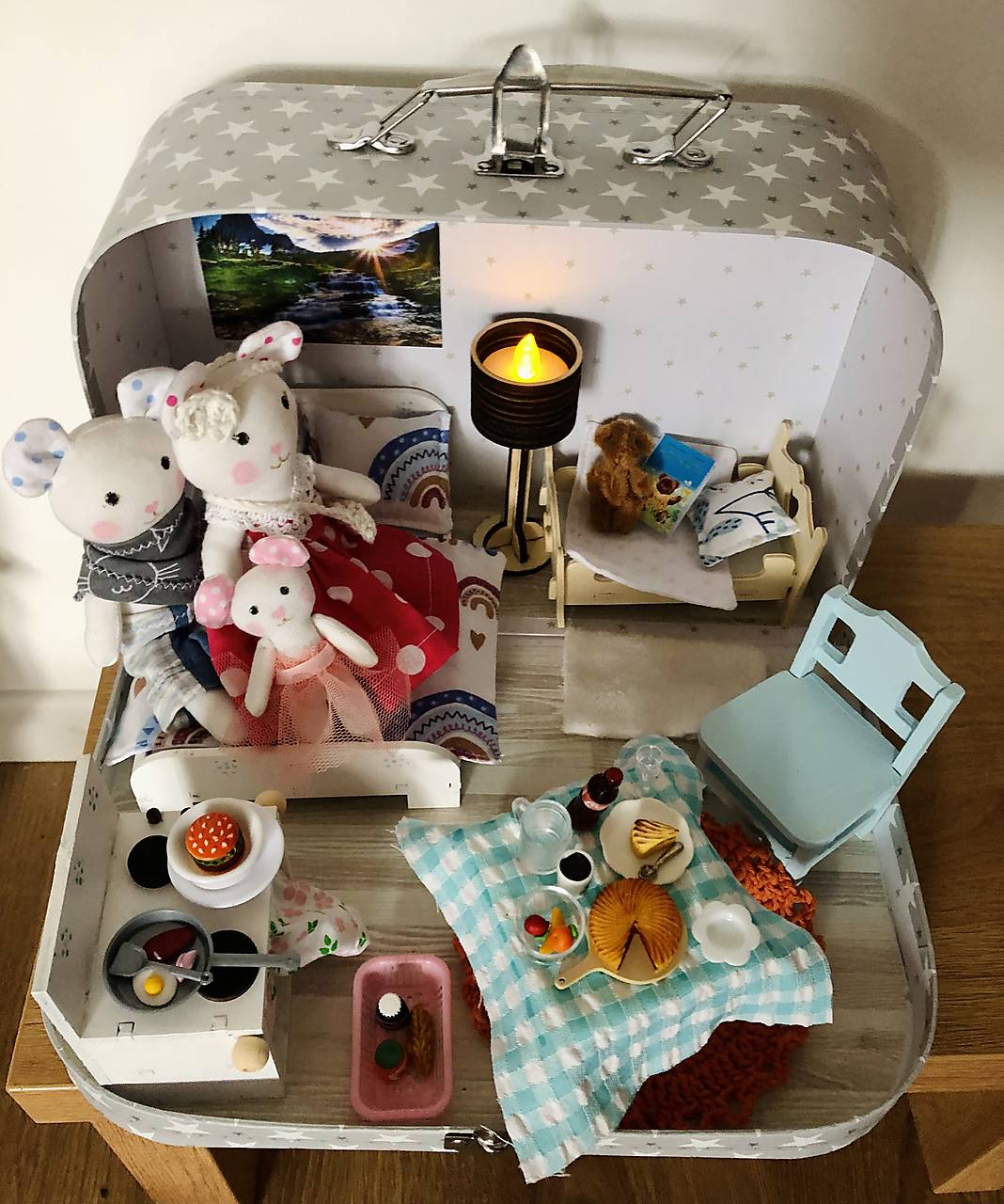 Veľký Čarovný kufrík s myšacou rodinkou / Katya_dyzajn - SAShE.sk