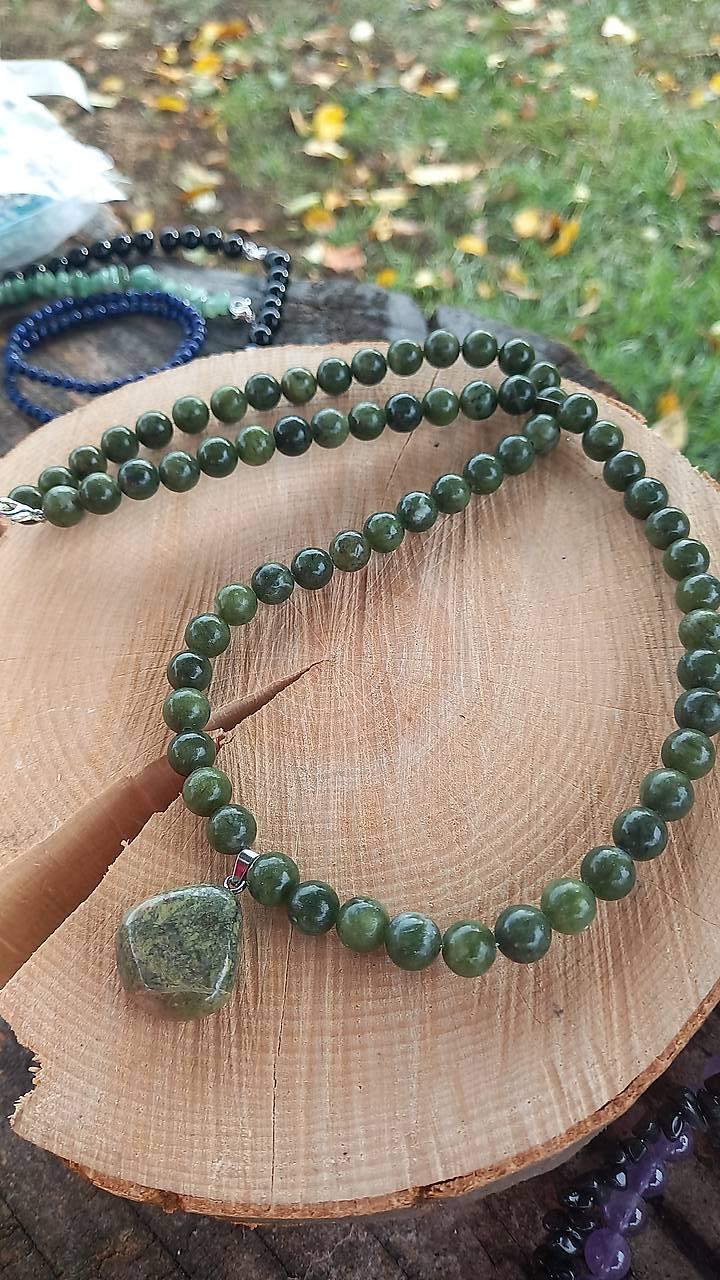Ochranný Nefrit náhrdelník 8mm s príveskom unakit,omladzujúci kameň ...