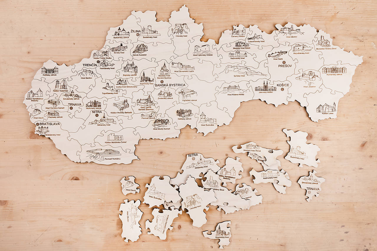 DREVENÉ PUZZLE v drevenej krabičke SLOVENSKO (HRADY A ZÁMKY ...