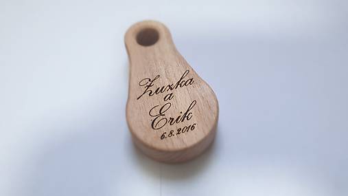 Drevený otvárak na pivo s gravirovaním / Erwood - SAShE.sk