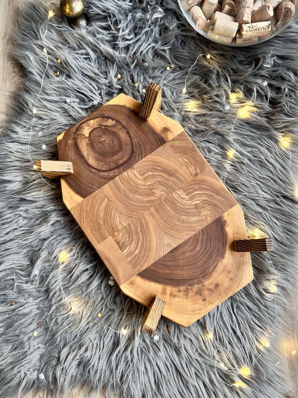 Elegantný podnos s nožičkami / ValWood - SAShE.sk