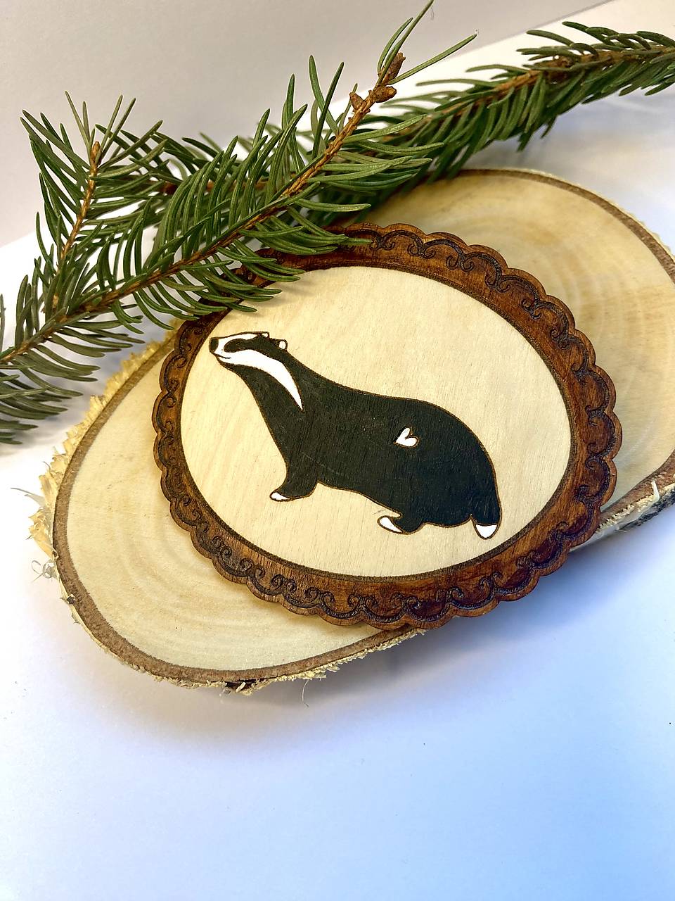 Drevená vlasová spona jazvec v ráme / Syllia - SAShE.sk