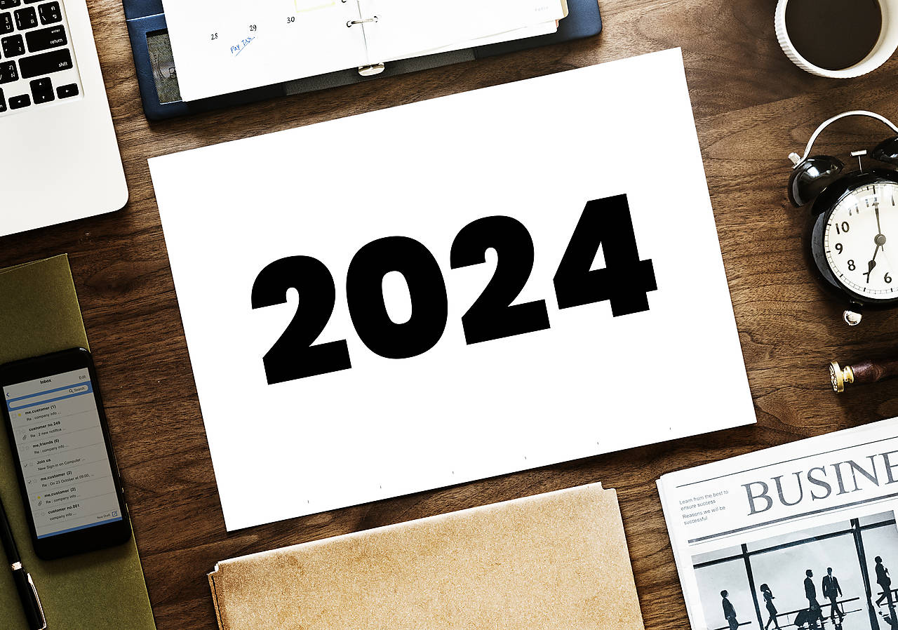 Minimalistický kalendár 2024 s menami na stiahnutie / DigitPrintDesign ...