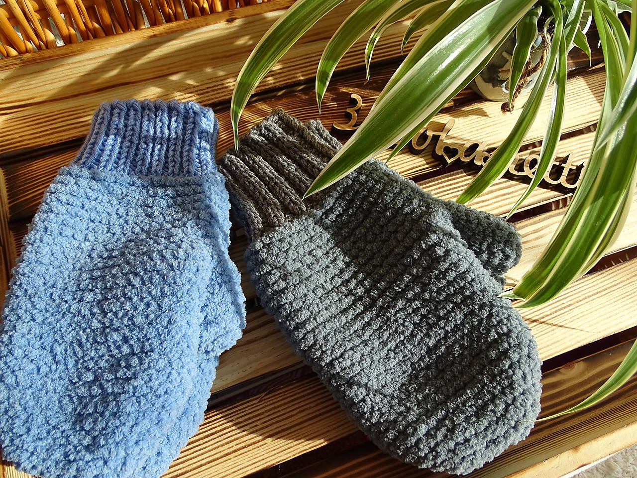 Teplo v dlani... (Šedá) / Atuni - SAShE.sk