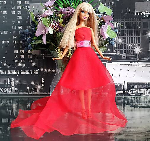 Červené spoločenské šaty pre Barbie / TrishaFate - SAShE.sk