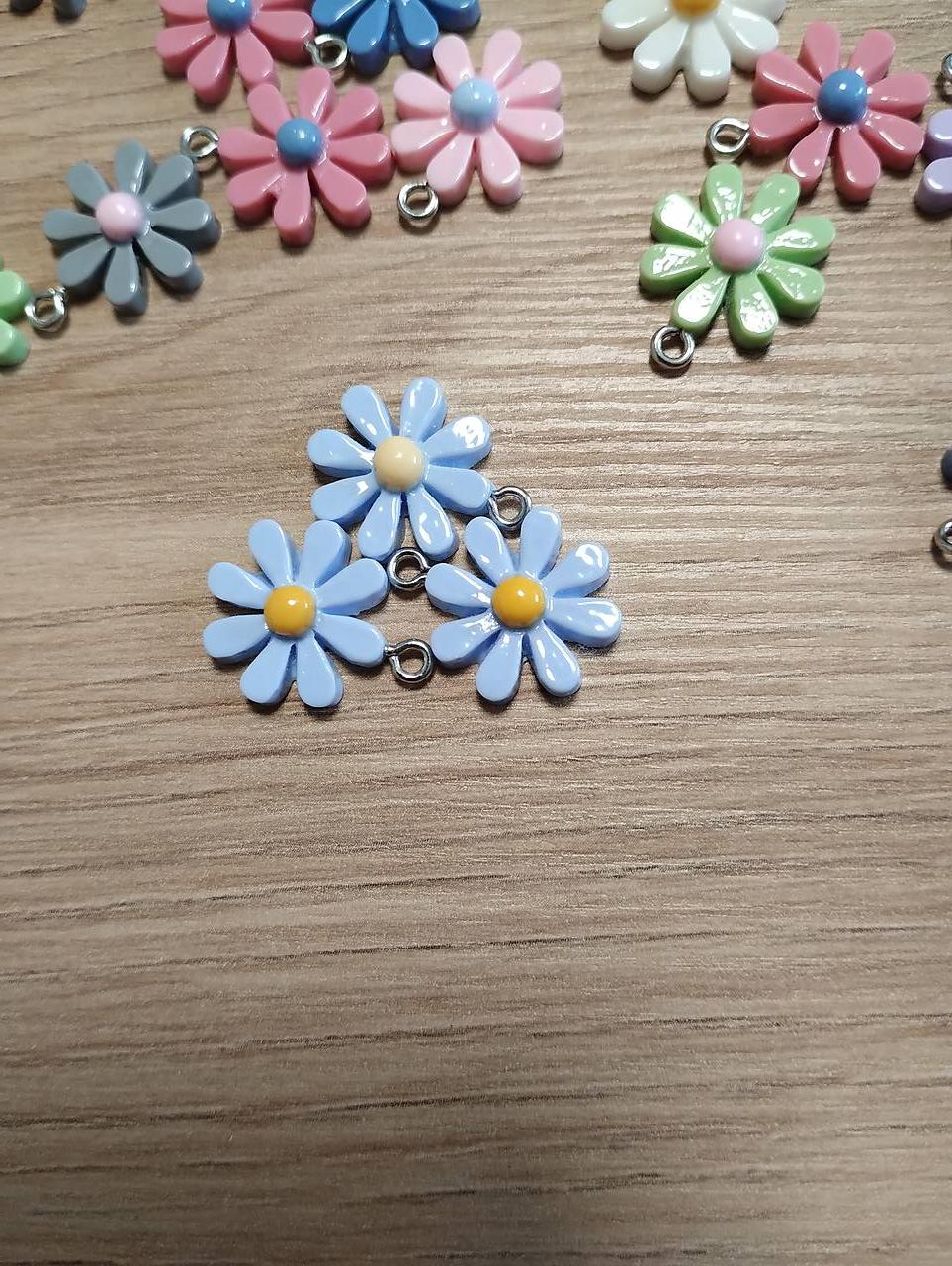 Prívesok kvetinka lesklá (Modrá svetlá) / MaPetiteBoutique - SAShE.sk
