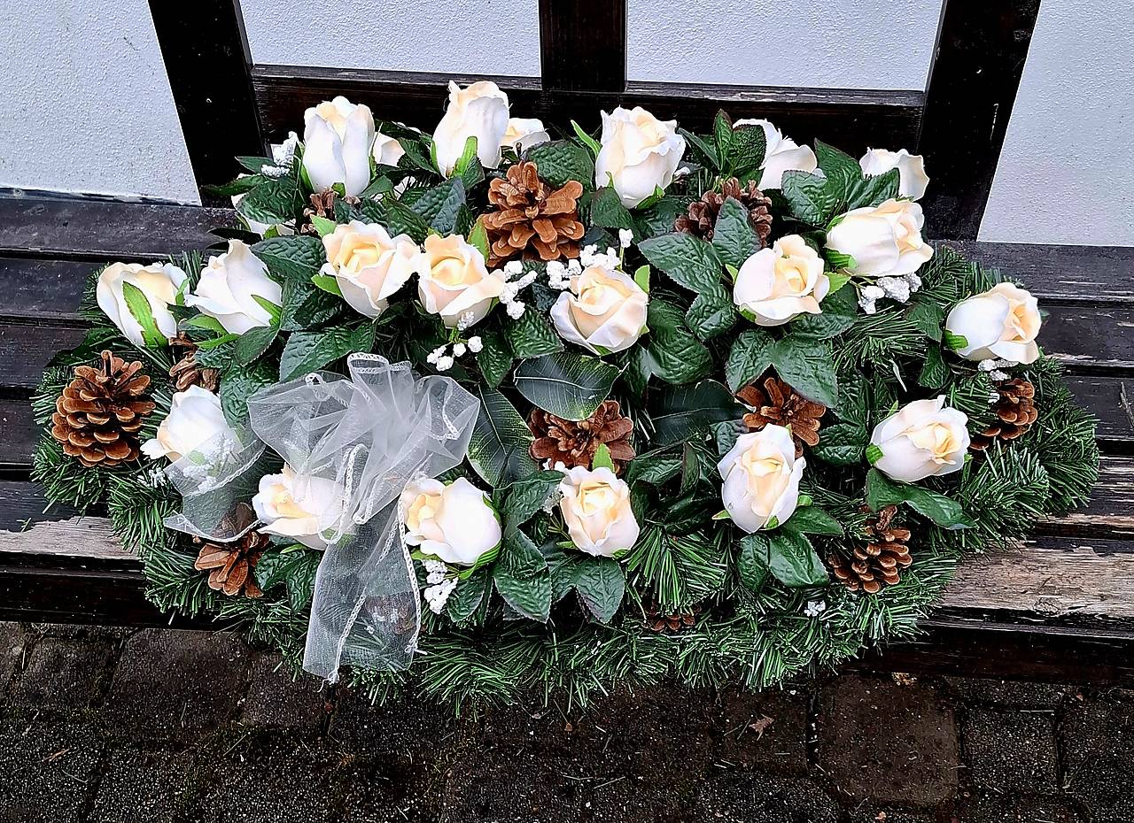 Smútočný veniec na hrob / Aranzmaniabb - SAShE.sk